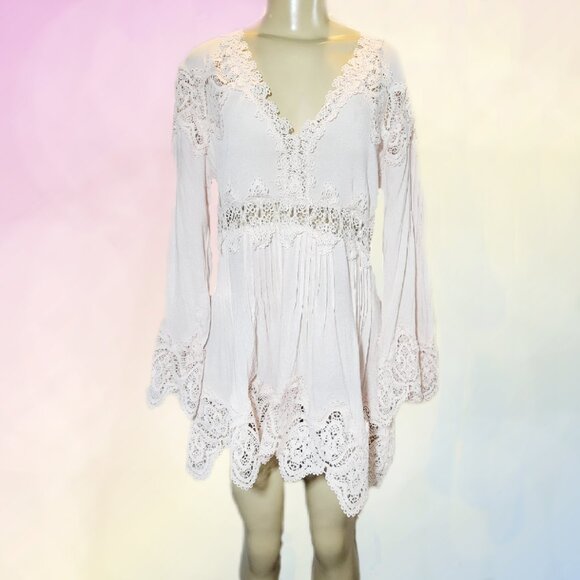 Lisa Robertson | Dresses | Lisa Robertson Gorgeous Embroidered Pastel ...